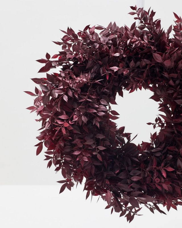 Red Ruscus Wreath | Dried Wreaths | The Stem