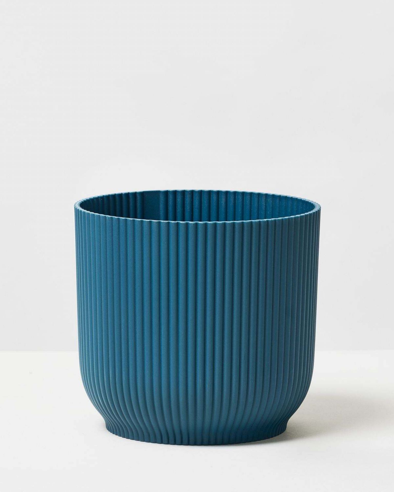Elho Vibe Plant Pot | Navy | Indoor Plant Pots | The Stem